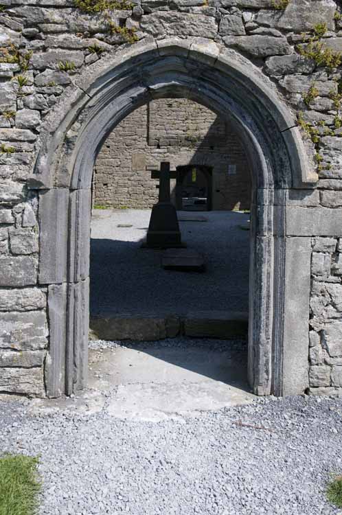 Corcomroe_Abbey_3570