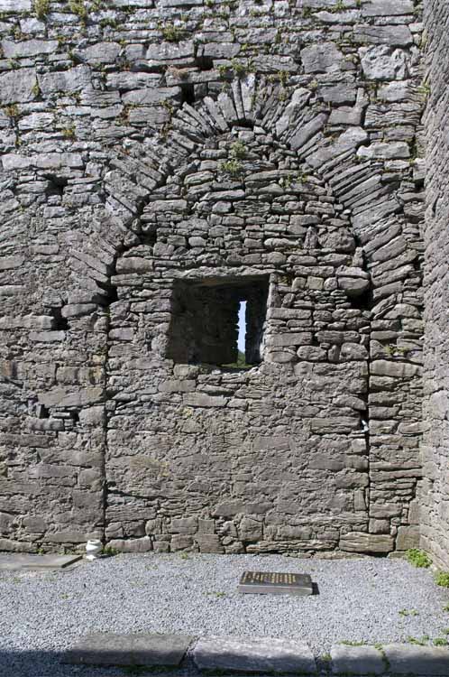 Corcomroe_Abbey_3570