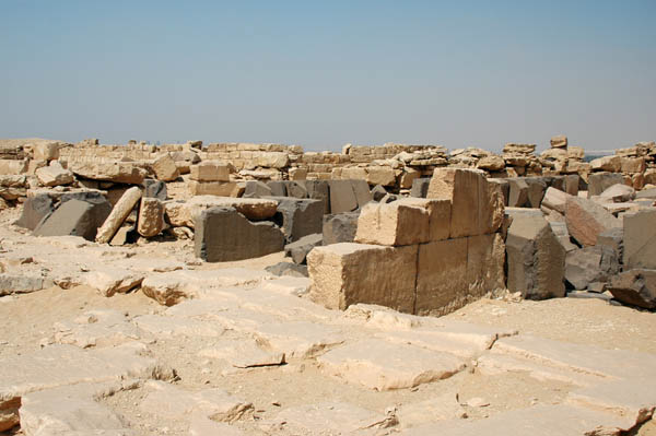 Ancient Egypt and Archaeology Web Site - abusir_jul_2006_0124
